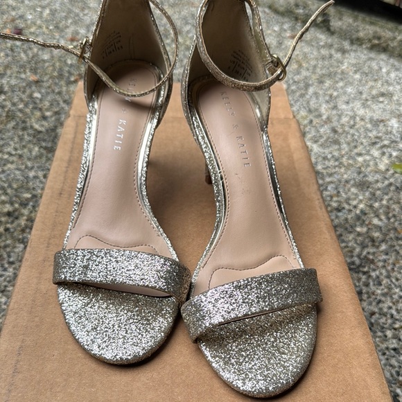 Kelly & Katie | Shoes | Kelly Katie Silver Elegant Heels | Poshmark